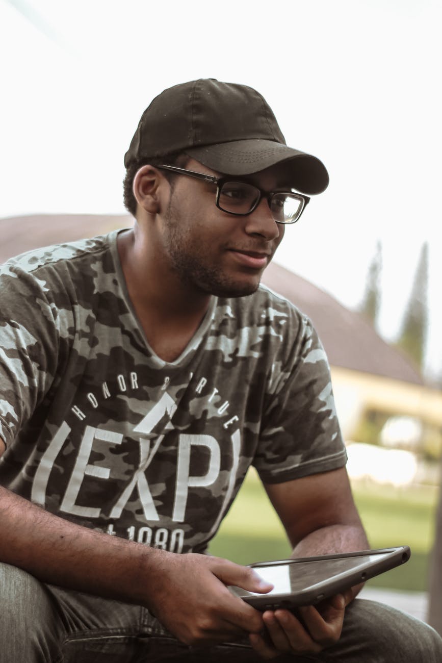 How to choose suitable hats for your face shape?